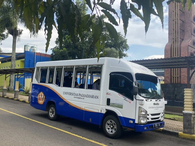 Greener Mobility: FISIP Unpad Supports SDG 7 with Odong UNPAD Shuttle ...